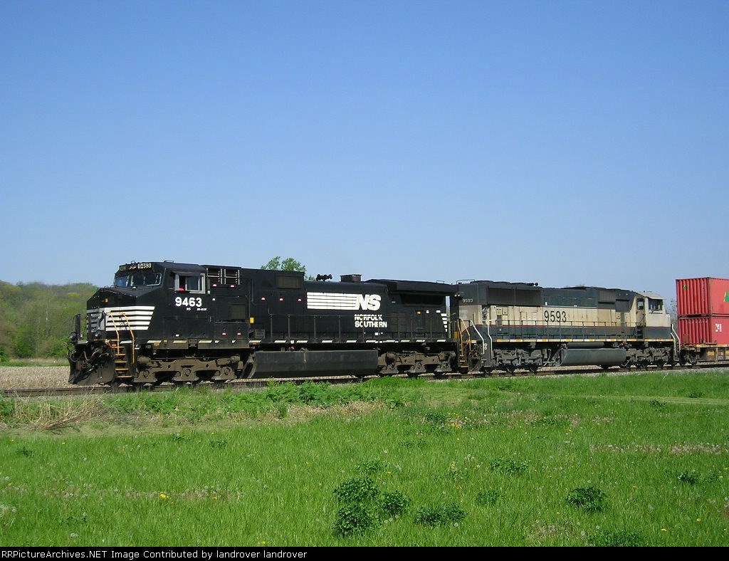 NS 9463 & BNSF 9593 On NS 236 Eastbound